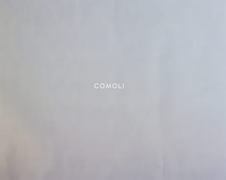 「コモリ」の2023年春夏新作を公開。着るだけで様になる、ずっと着たい洋服たち [COMOLI 2023SS] メンズノンノウェブ | MEN'S NON-NO WEB