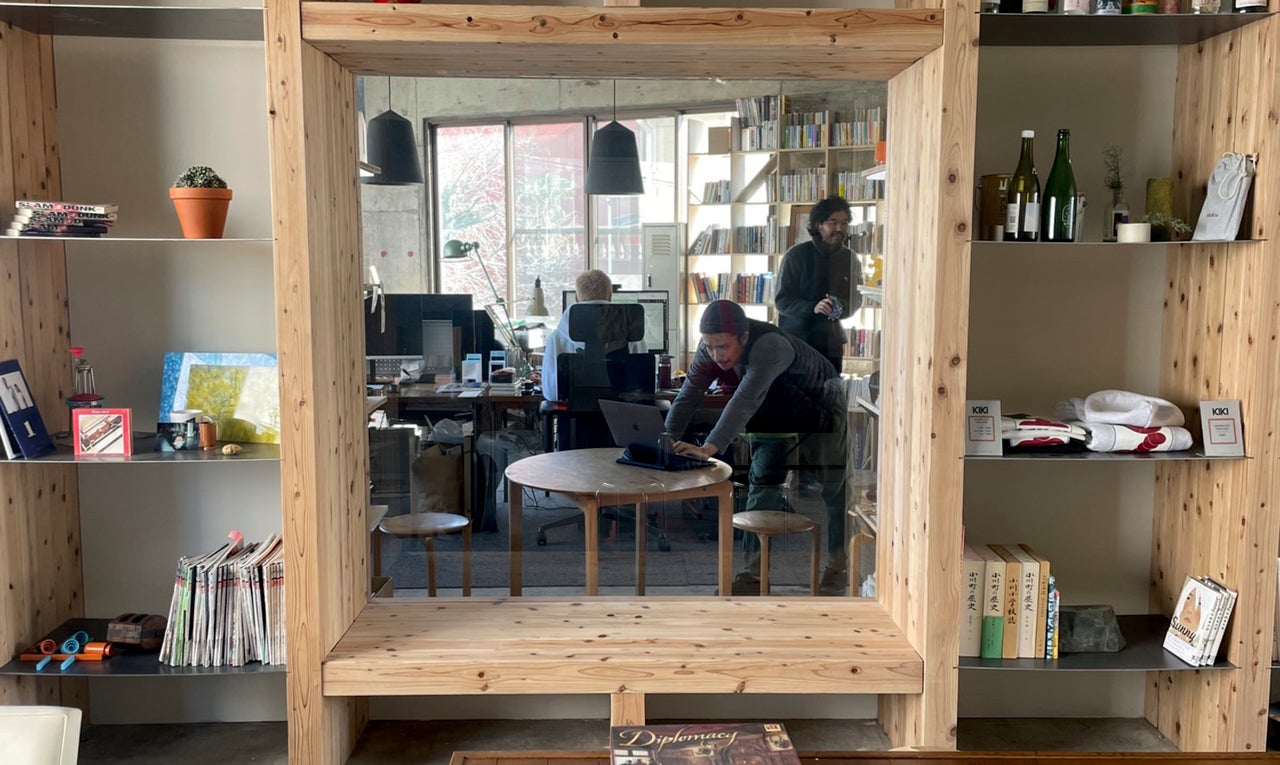 集団で活躍するフリーランス「UNE STUDIO」。5人が集まった理由や東京から距離を置いた暮らしについて聞いてみた メンズノンノウェブ ...