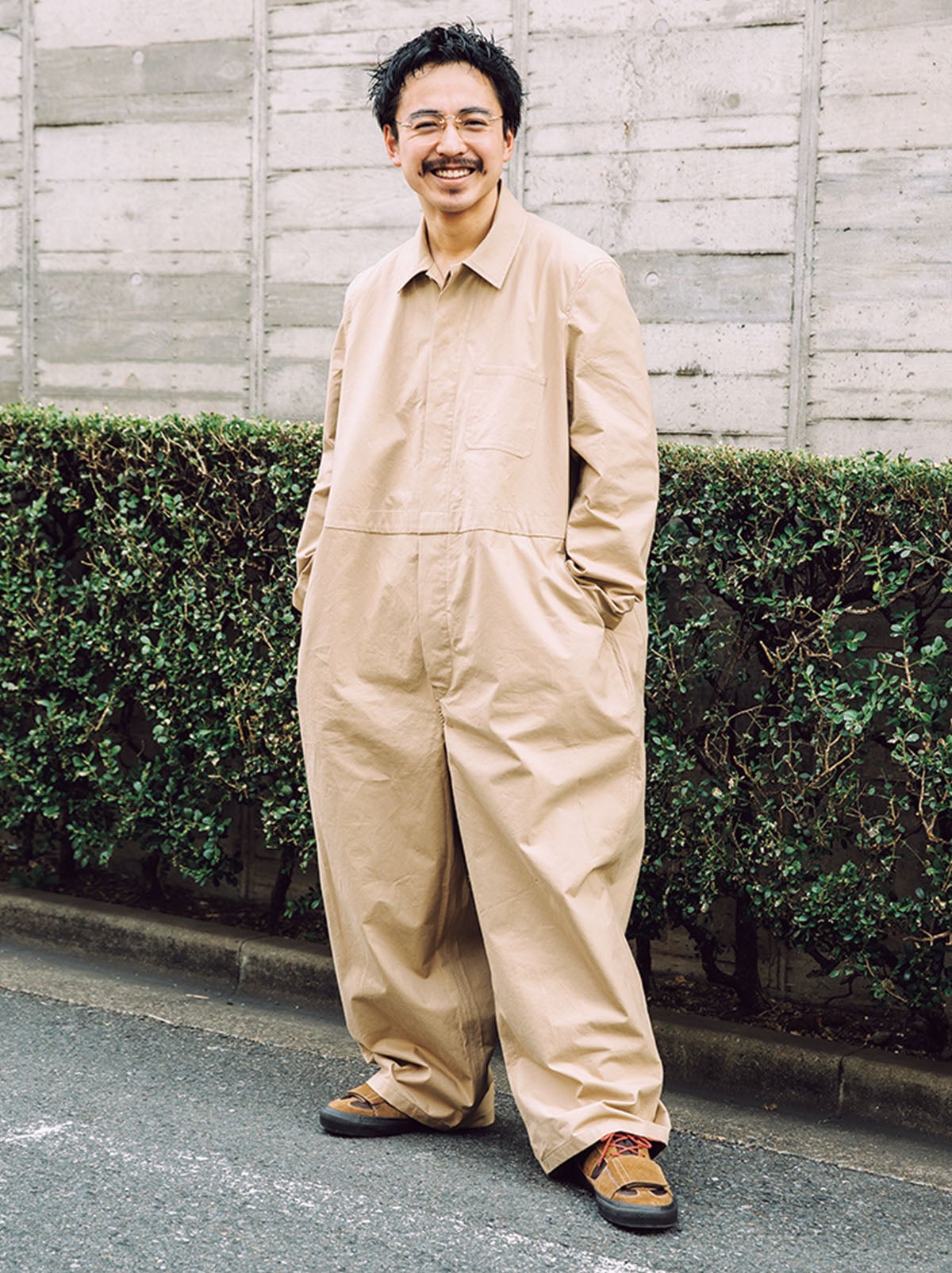 コンバースのレザー白スニーカーに、アシックスの新定番… おしゃれ男子の「愛用スニーカー」4選 メンズノンノウェブ | MEN'S NON-NO WEB