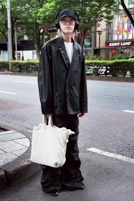 「帽子×黒縁メガネ」は街のおしゃれな人たちの黄金律だった！[23年夏のトレンドキーワード＃14] メンズノンノウェブ | MEN'S NON ...