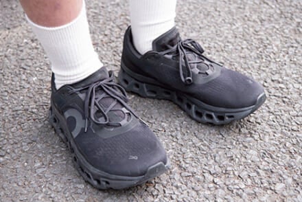 ショーツ＆スニーカーには「白ソックス」を品よく効かせる！オシャレな6人の“幼く見えない”成功例。 メンズノンノウェブ | MEN'S NON ...