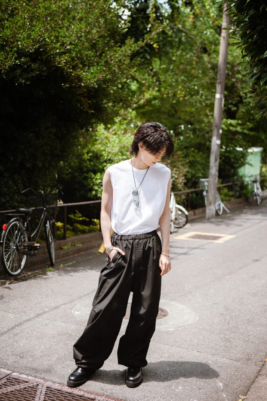 原因は自分にある。・杢代和人は夏もモノトーンでまとめたソリッドな着こなしが気分！【人気者たちのサマースタイル】 メンズノンノウェブ | MEN ...