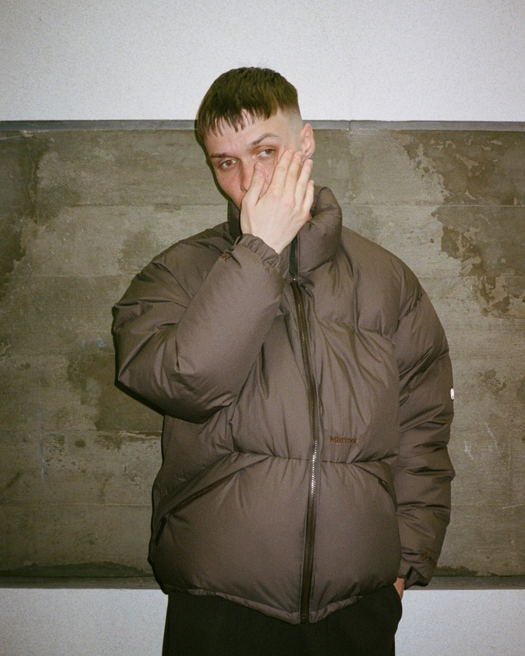 「マーモット」からこの冬の大本命ダウンジャケットが登場。「ヴァイナル アーカイブ」とのコラボでミニマルかつ大人な仕上がりに！ メンズノンノウェブ | MEN'S NON-NO WEB