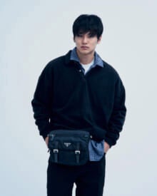 「プラダ」で買うべき“Re-Nylon ショルダーバッグ” は頼れる2way仕様！【アクセサリー代わりに持ちたいバッグ】 メンズノンノウェブ ...