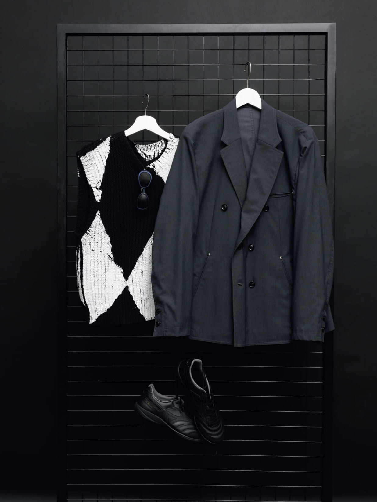 街にもちょうどいい「ミズノ」の黒スニーカー…人気ブランドのデザイナーのリアル愛用品4選【服好きたちの春のブツヨクLIST】 メンズノンノウェブ ...