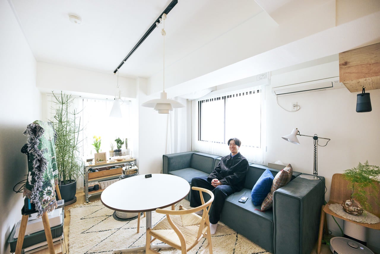 [Gallery]「1LDK 44平米 26帖」築古だけど無垢材フローリング⁉︎ DIYで叶えたオリジナリティあふれるインテリア 【おしゃれ男子の部屋カタログ／Vol.34】 メンズノンノ ...