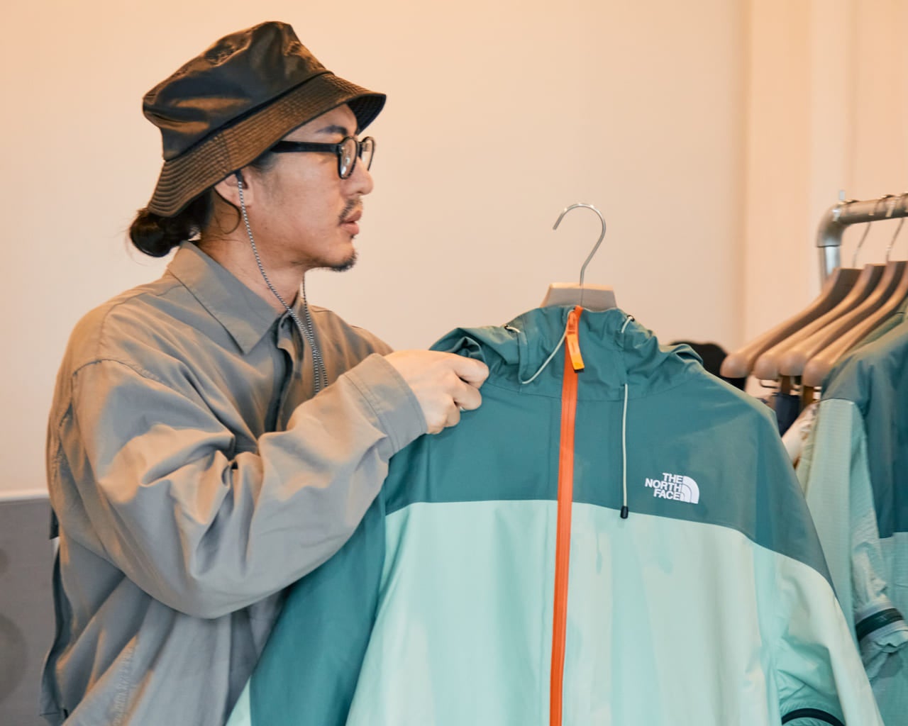 ザ・ノース・フェイスのデザインも話題！meanswhileデザイナー 藤崎尚大さんインタビュー「日常を豊かにするためのツールとしてファッションをとらえている」 メンズノンノウェブ | MEN ...