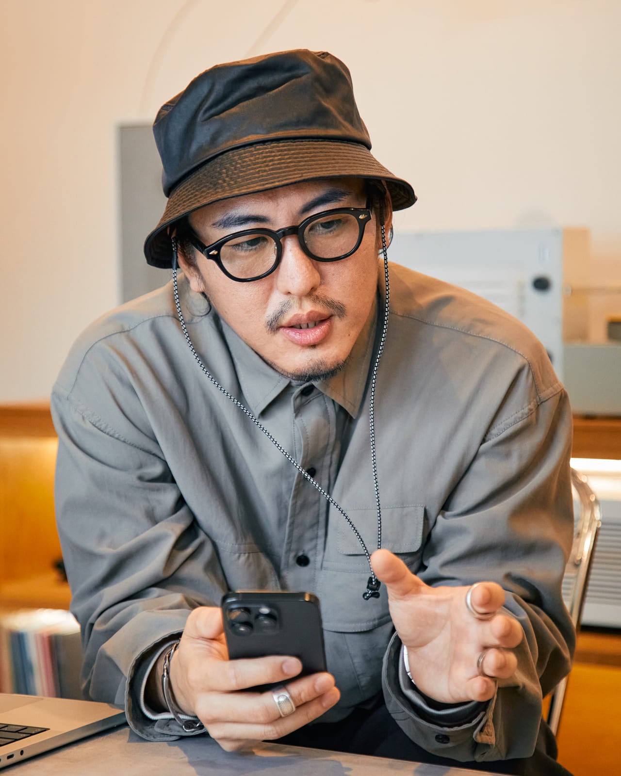 ザ・ノース・フェイスのデザインも話題！meanswhileデザイナー 藤崎尚大さんインタビュー「日常を豊かにするためのツールとしてファッションをとらえている」 メンズノンノウェブ | MEN ...