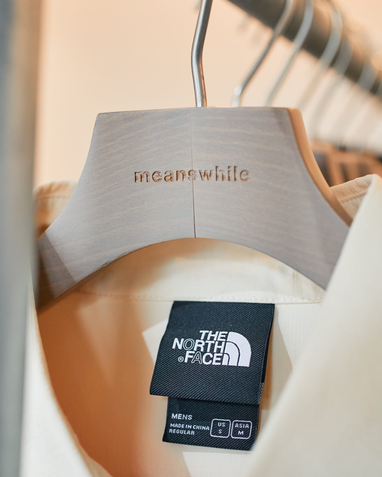 ザ・ノース・フェイスのデザインも話題！meanswhileデザイナー 藤崎尚大さんインタビュー「日常を豊かにするためのツールとしてファッションをとらえている」 メンズノンノウェブ | MEN ...
